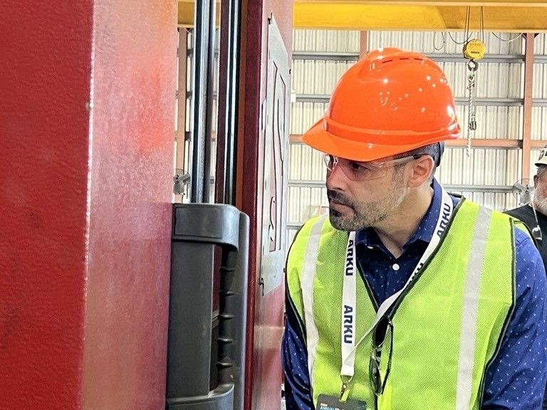👀 Flashback to last year’s Bus 'n' Bagels Plant Tour! This year, we're ...